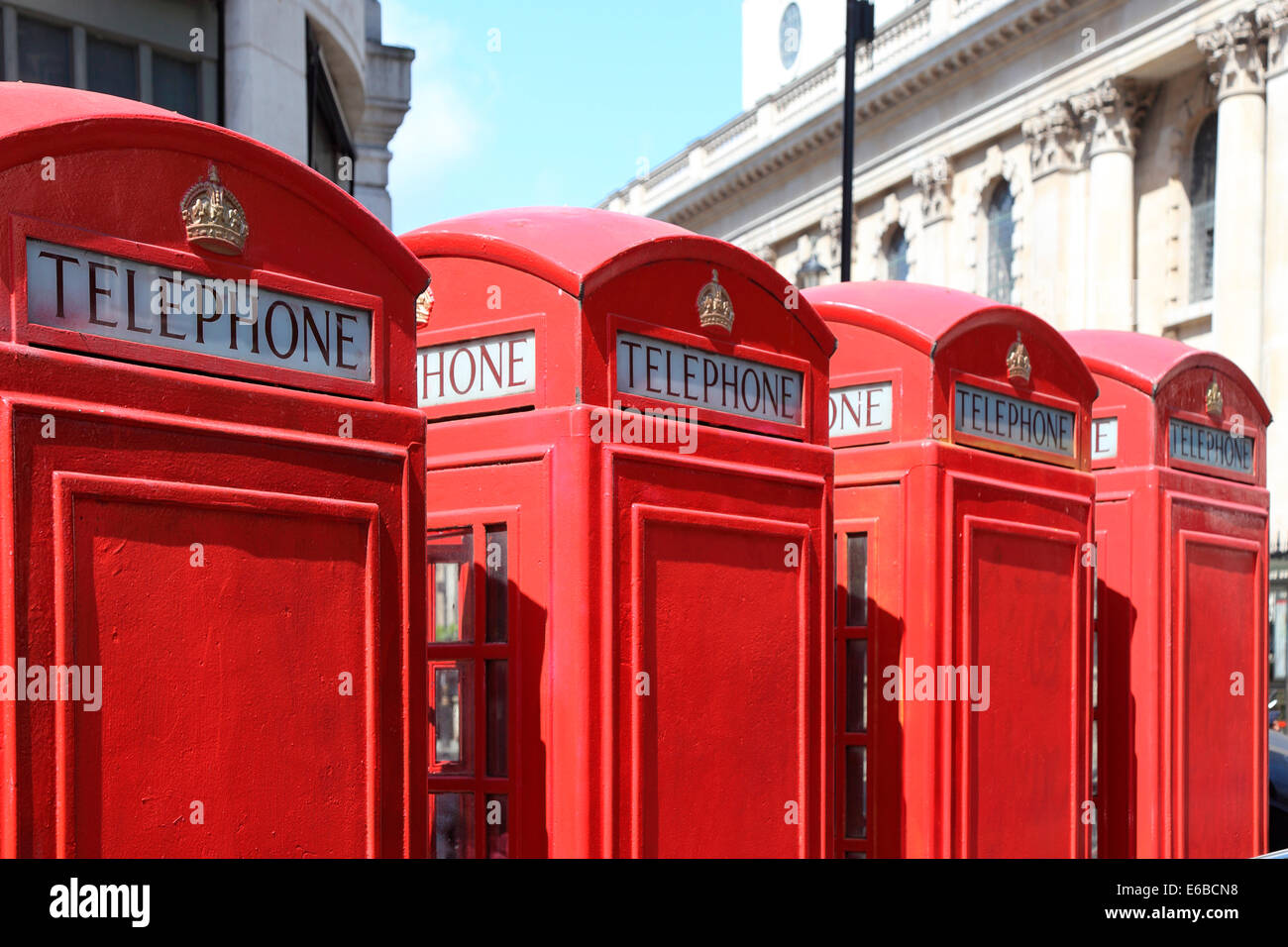 London phone box hi-res stock photography and images - Alamy