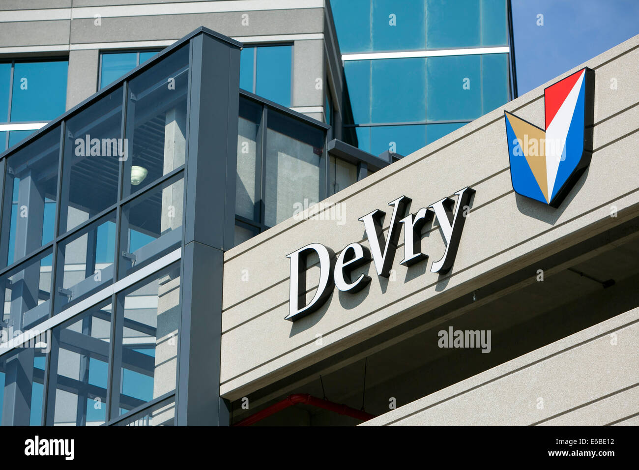 College group hi-res stock photography and images - Alamy