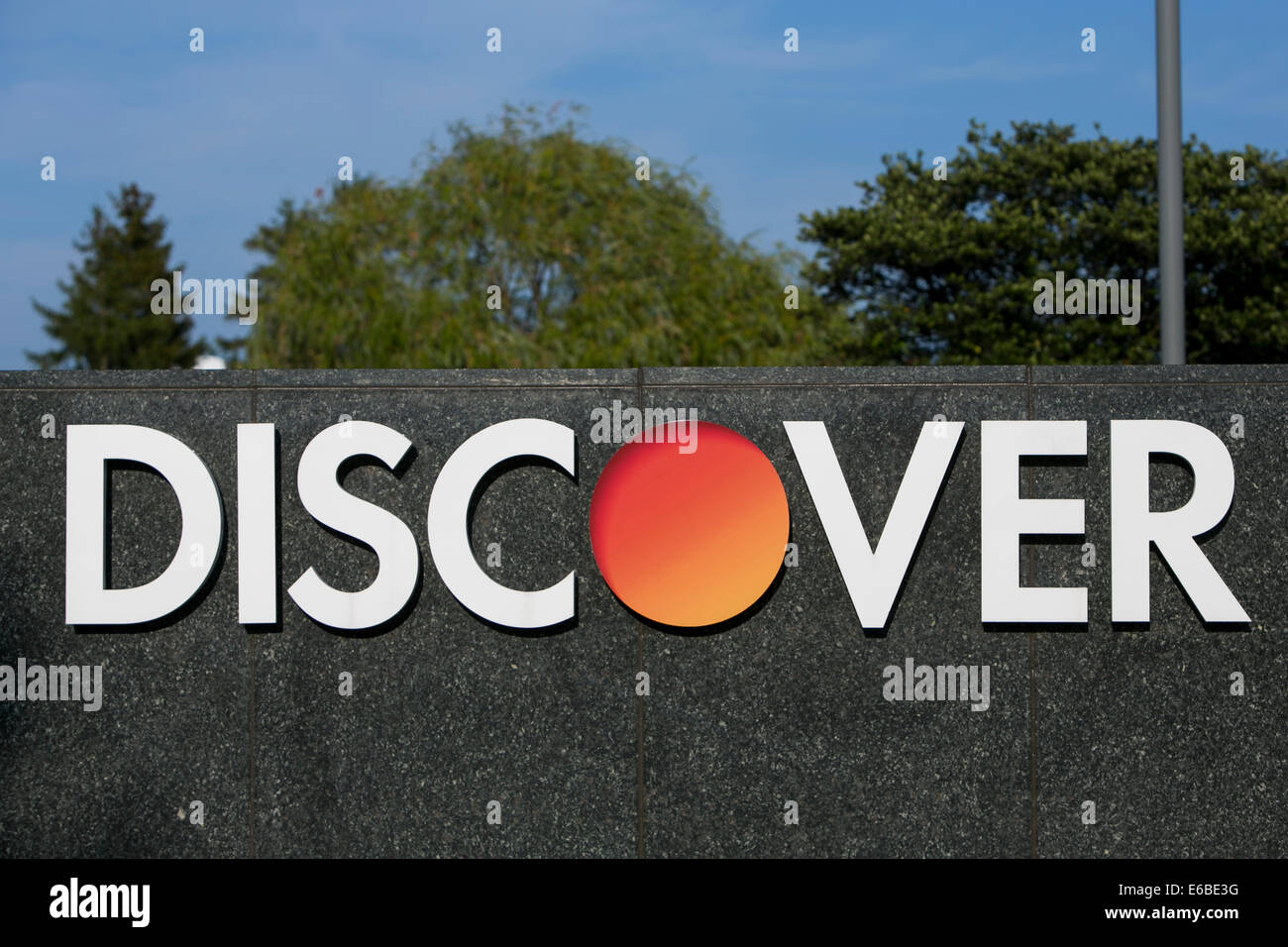 Discover financial services hi-res stock photography and images - Alamy