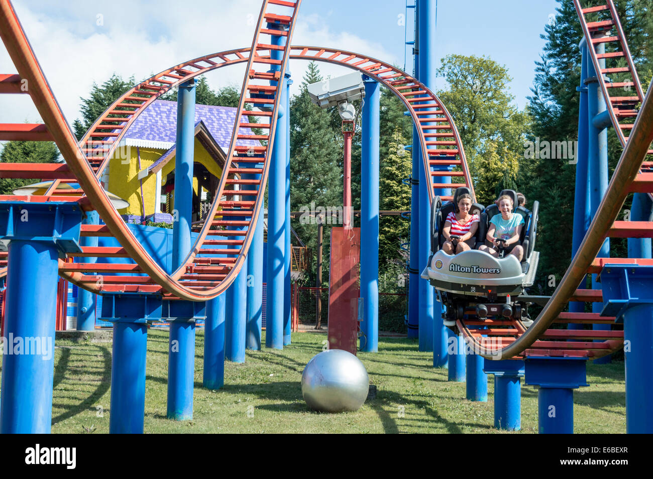 Sonic Spinball ride at Alton Towers Theme Park Stock Photo - Alamy