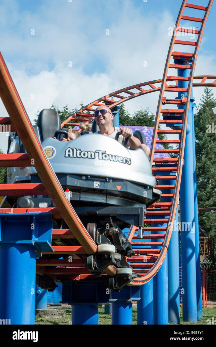 Sonic Spinball ride at Alton Towers Theme Park Stock Photo - Alamy