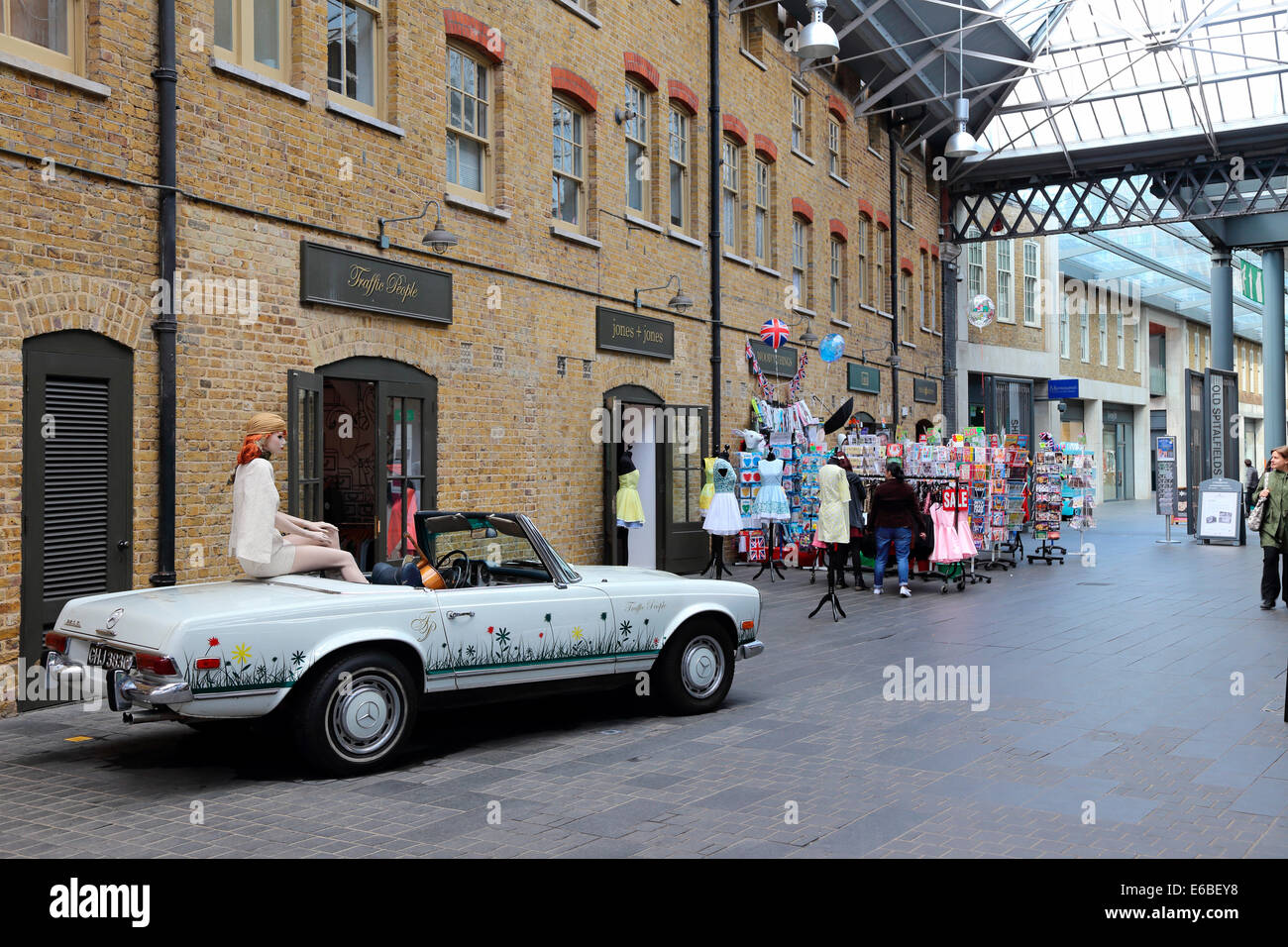 Old spitalfields market historical hi-res stock photography and images ...