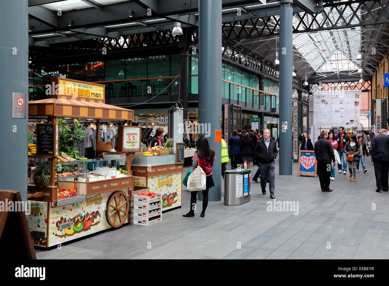 Old spitalfields market historical hi-res stock photography and images ...