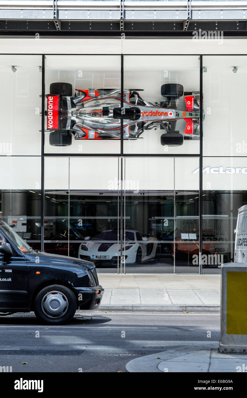 McLaren Formula 1 car on display at the McLaren showroom London Stock ...