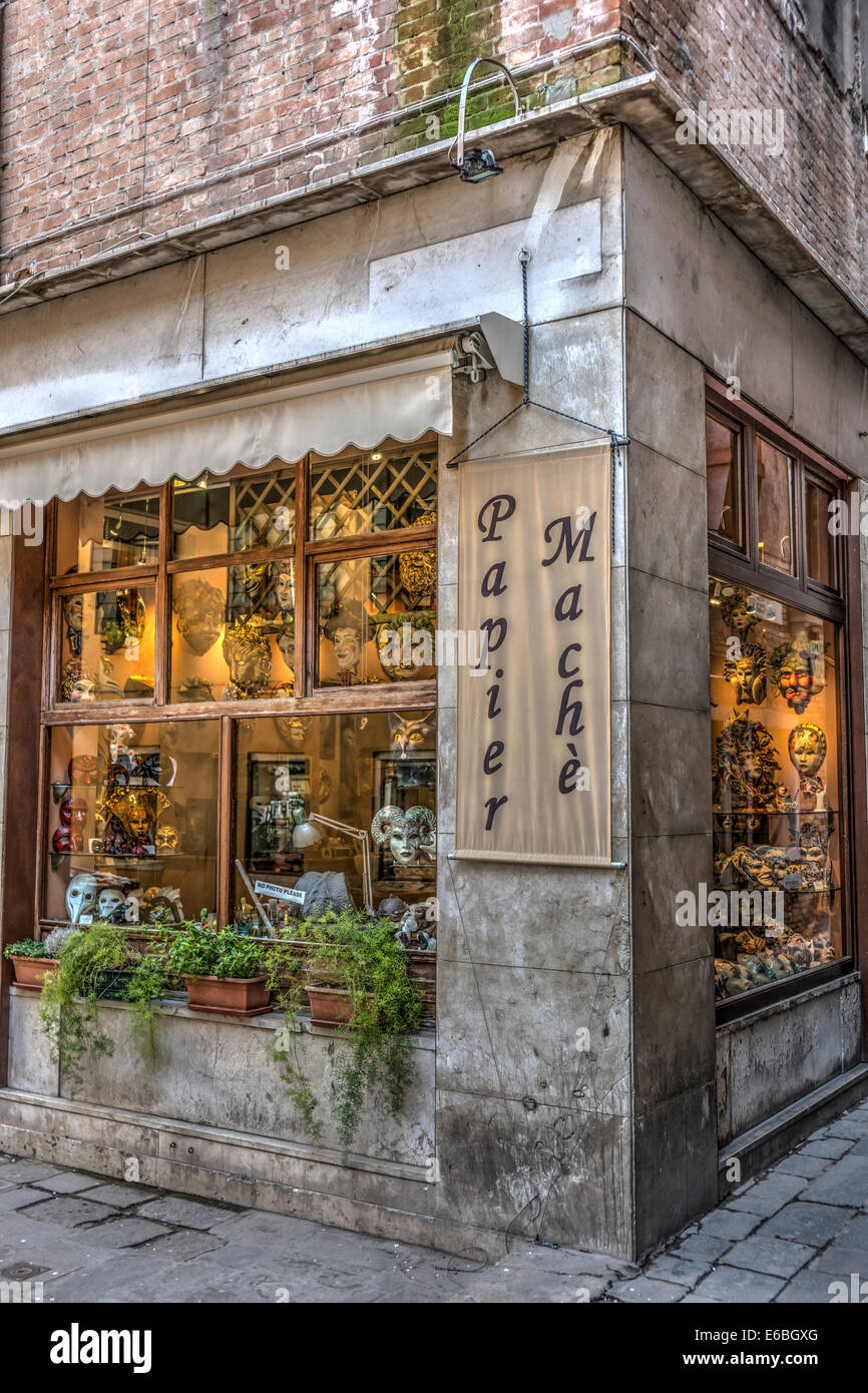 One of the best known Carnival mask shops in Venice Stock Photo - Alamy