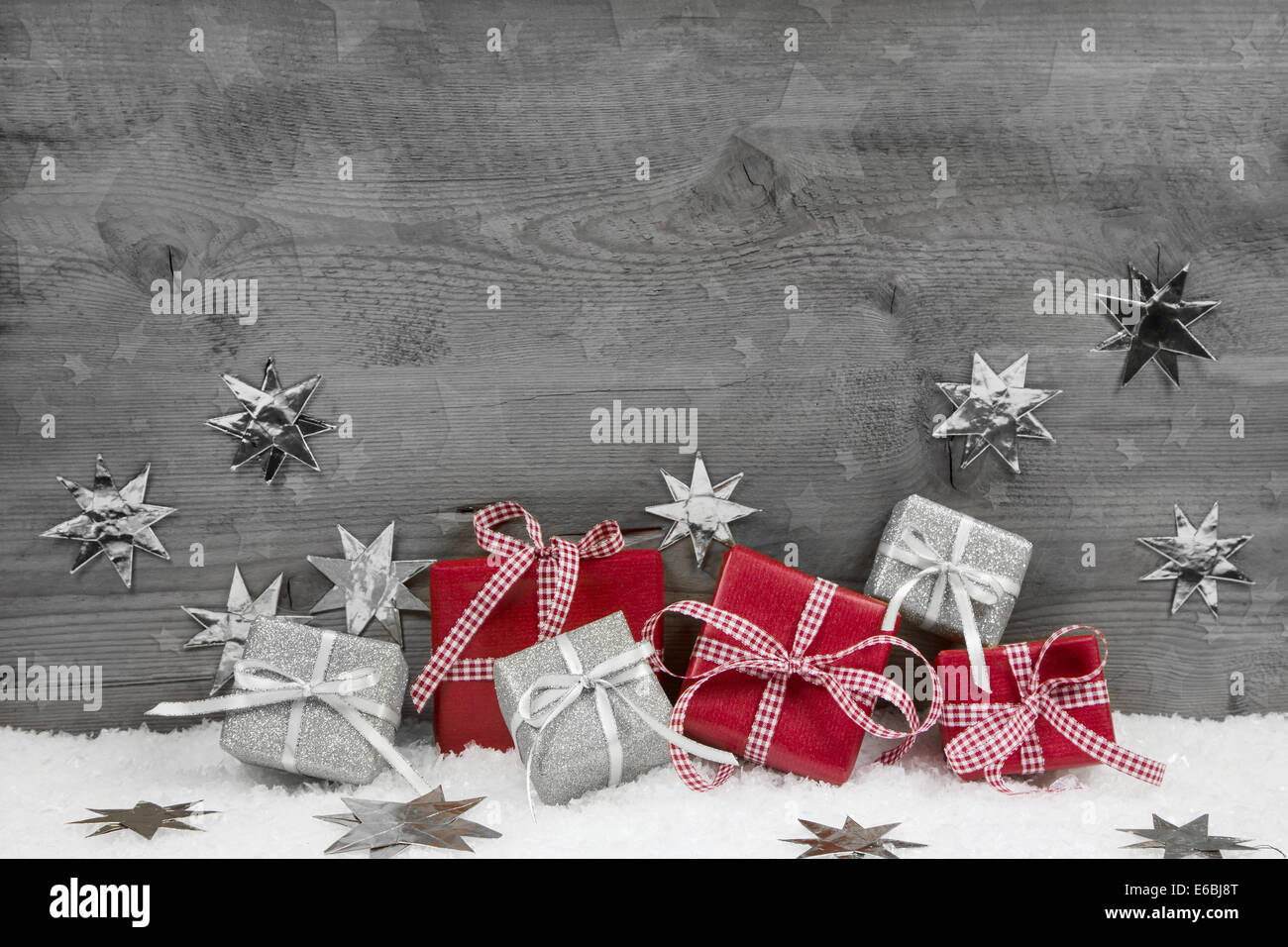 Presents red hi-res stock photography and images - Alamy