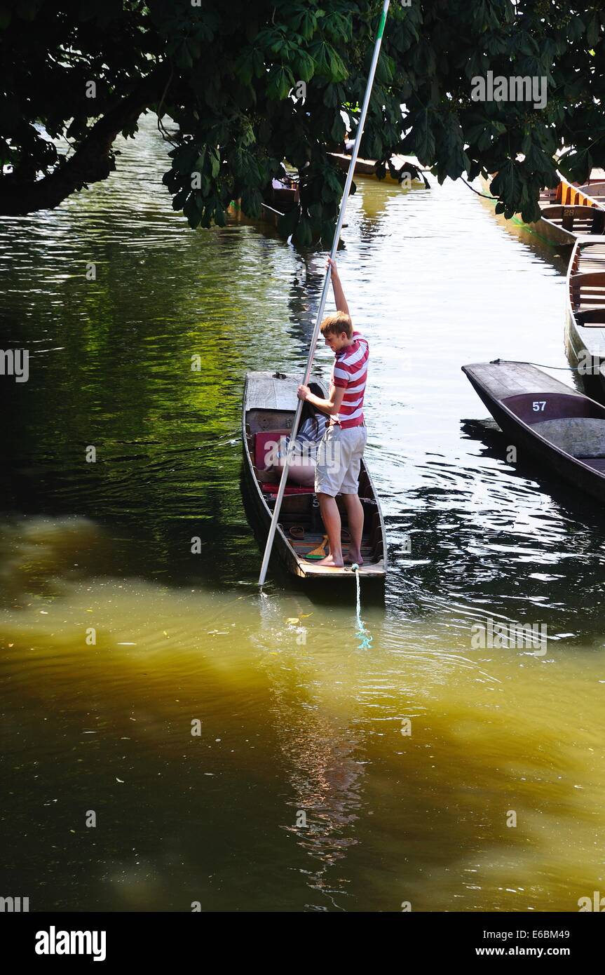 Couple punting uk hi-res stock photography and images - Alamy