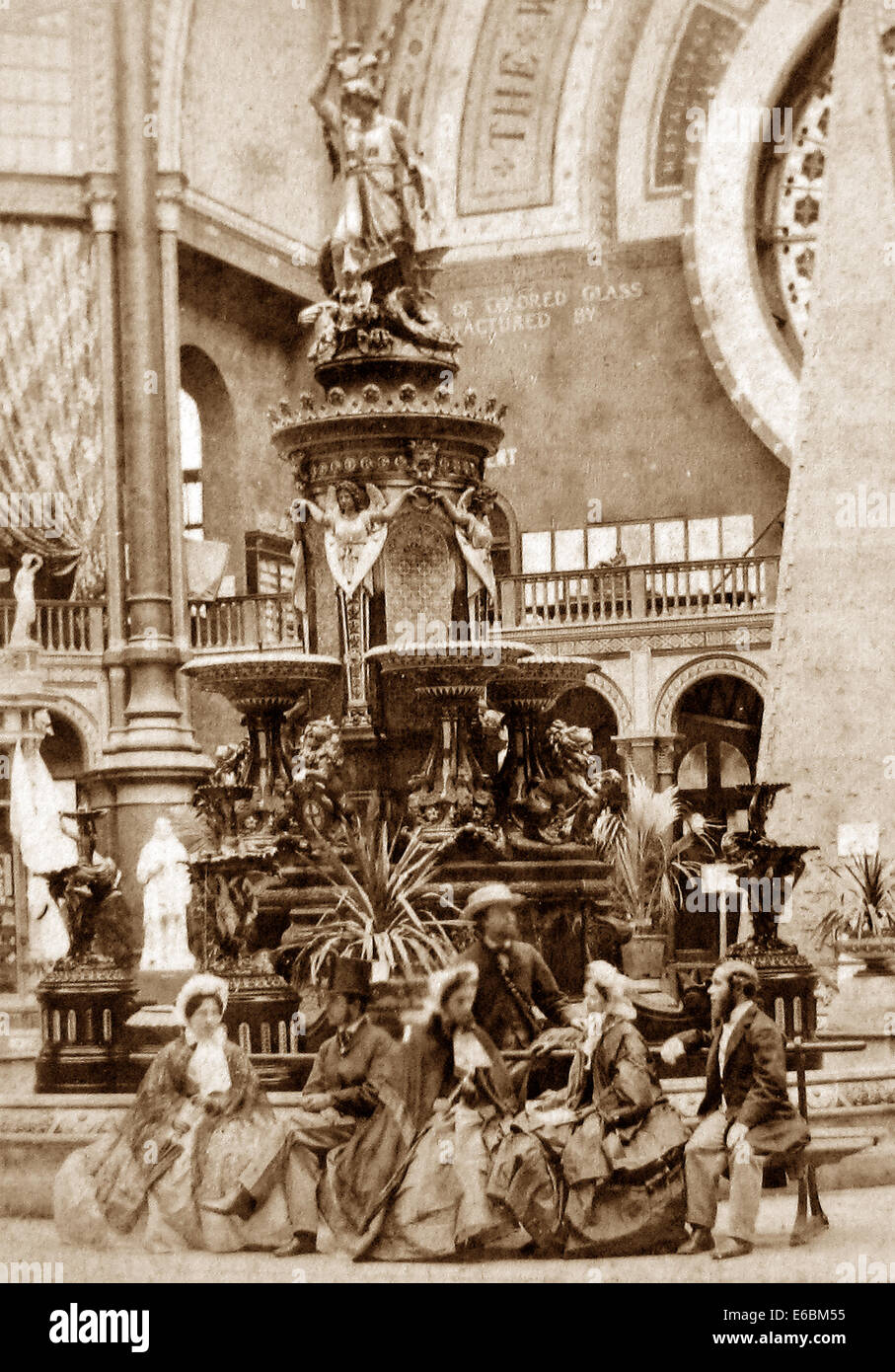 London 1862 majolica fountain hi-res stock photography and images - Alamy