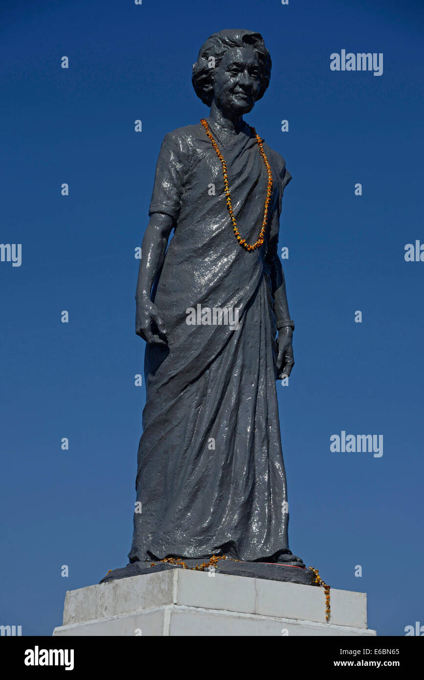 The statue of Indira Gandi on the Ridge in Shimla, Himachal Pradesh ...
