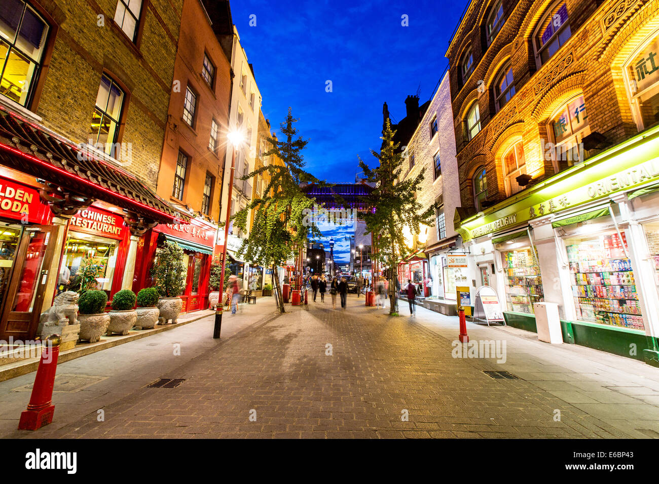 Chinatown london night hi-res stock photography and images - Alamy