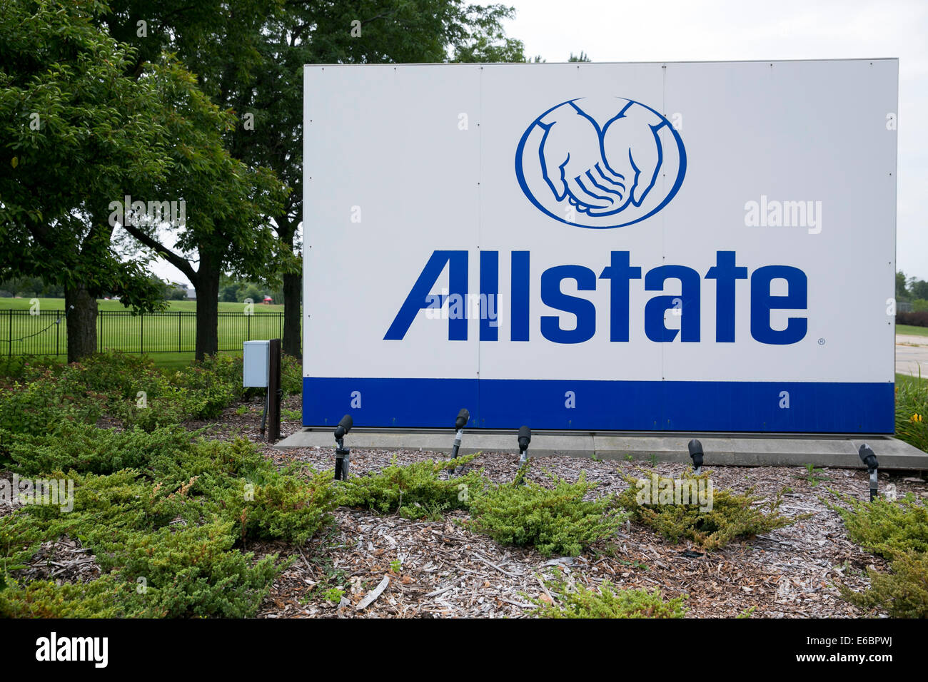 The headquarters of the Allstate Corporation in Northbrook, Illinois ...
