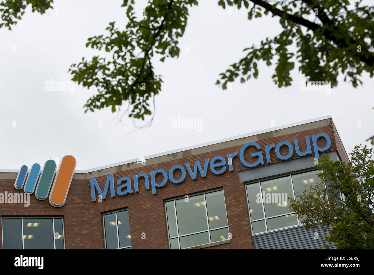 Manpower hi-res stock photography and images - Alamy