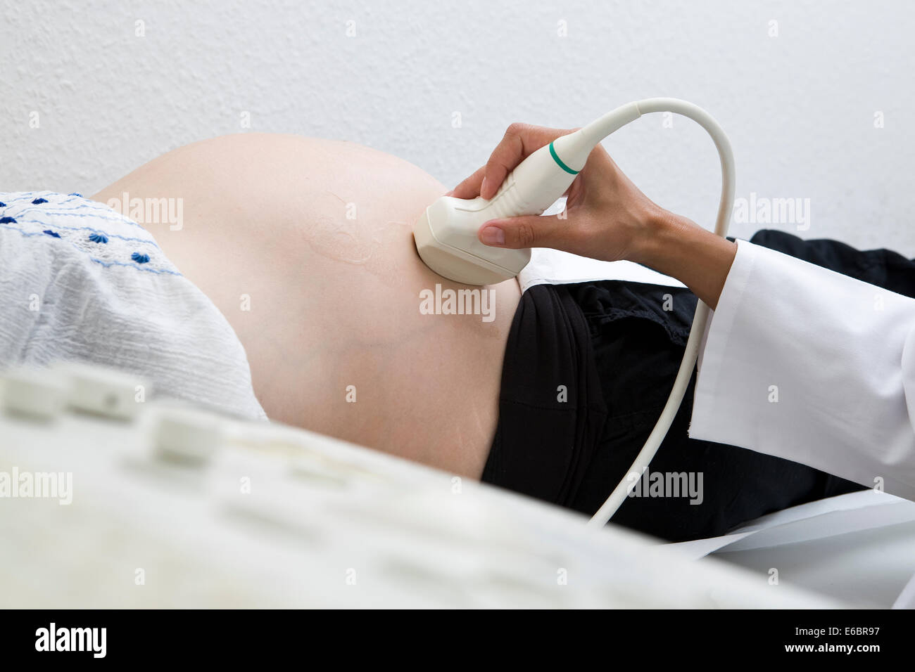 Ultrasounds hi-res stock photography and images - Alamy