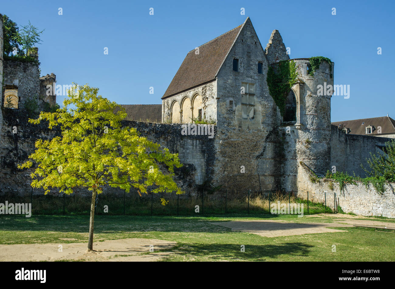 Senlis town hi-res stock photography and images - Alamy