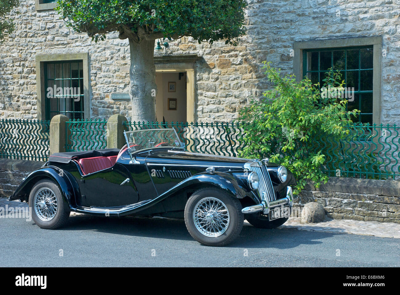 Car Parked Outside House Stock Photos & Car Parked Outside House Stock ...