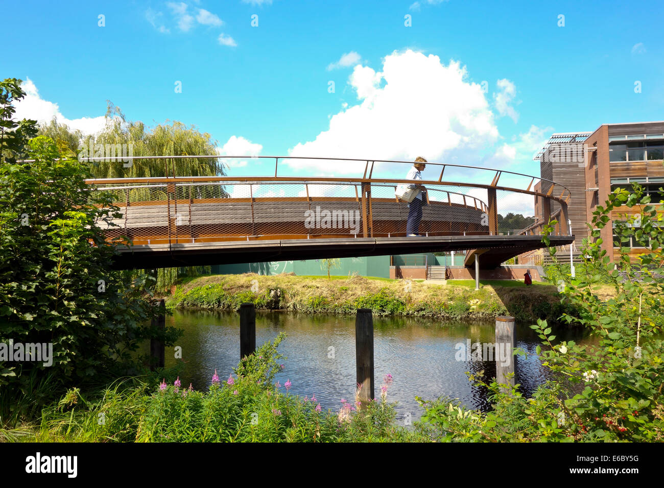 Modern footbridge hi-res stock photography and images - Alamy