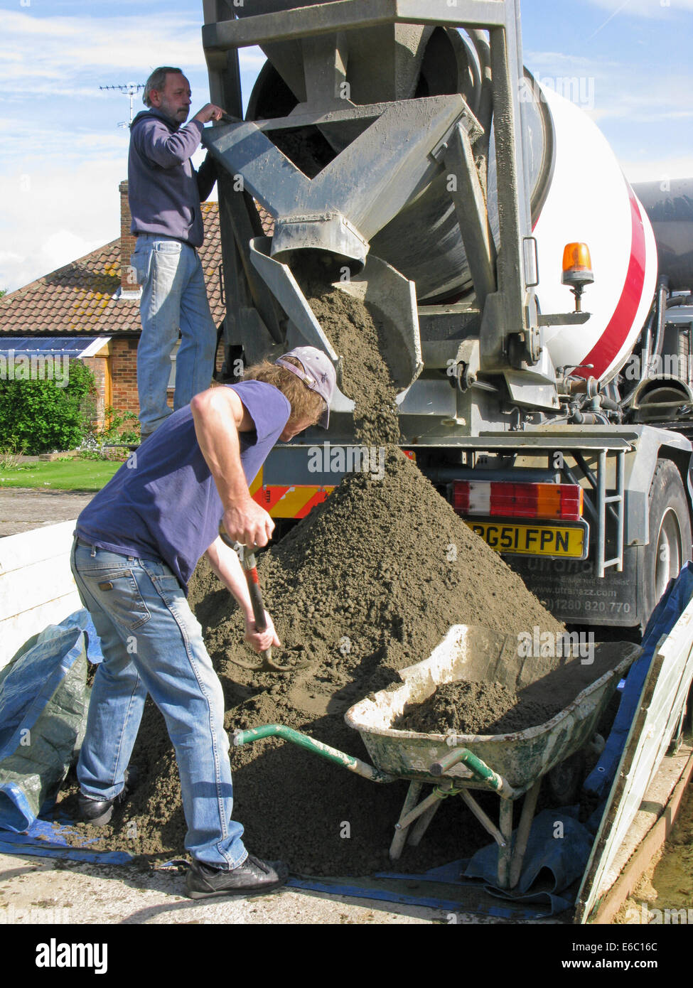 Concrete delivery lorry hi-res stock photography and images - Alamy