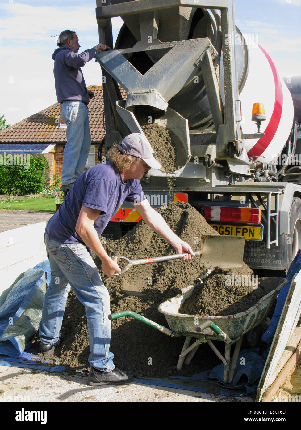 Concrete delivery lorry hi-res stock photography and images - Alamy