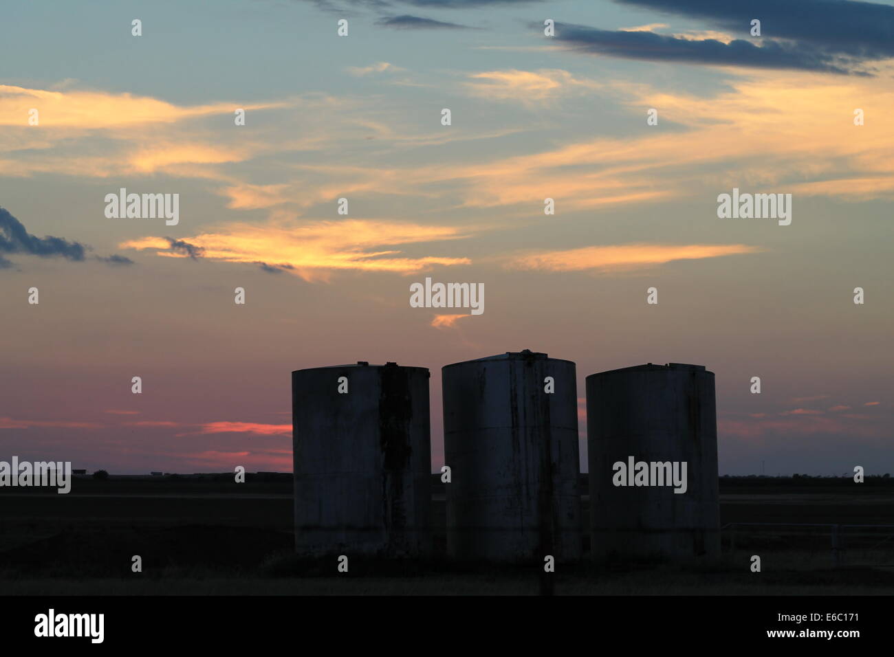 Vintage sunset hi-res stock photography and images - Alamy