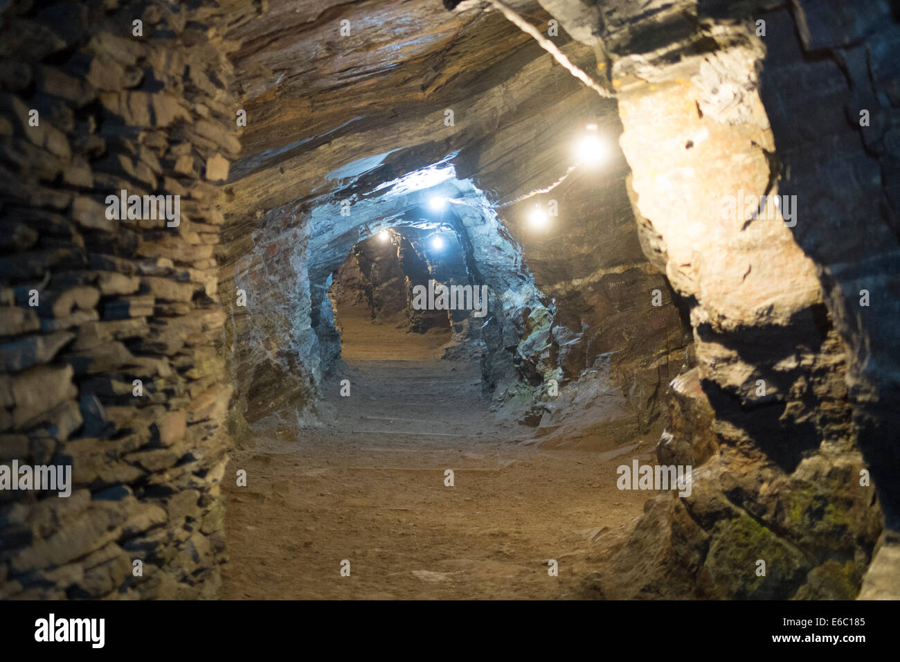Underground gold tourist mine mining hi-res stock photography and ...