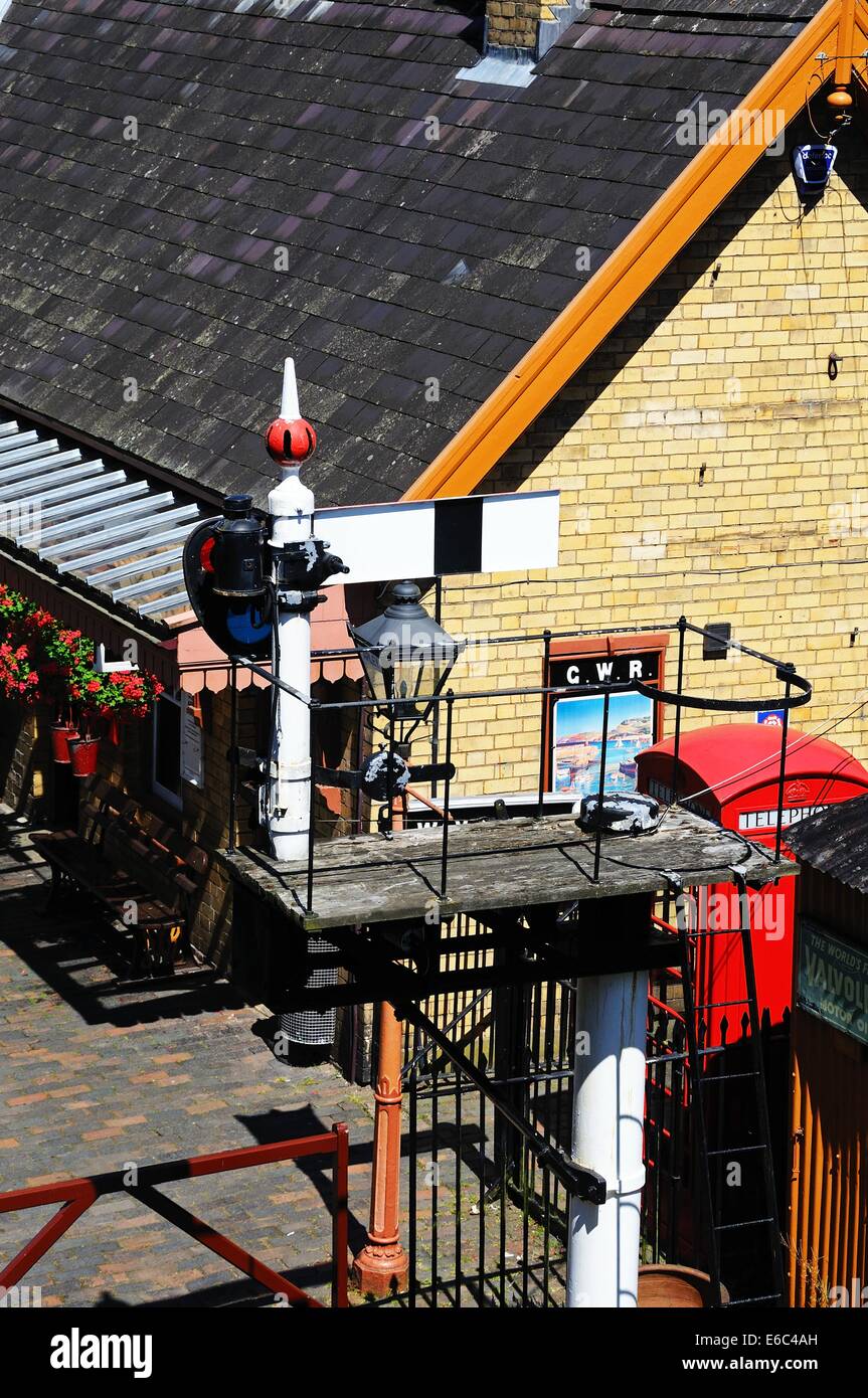 Lower quadrant semaphore stop signal hi-res stock photography and ...