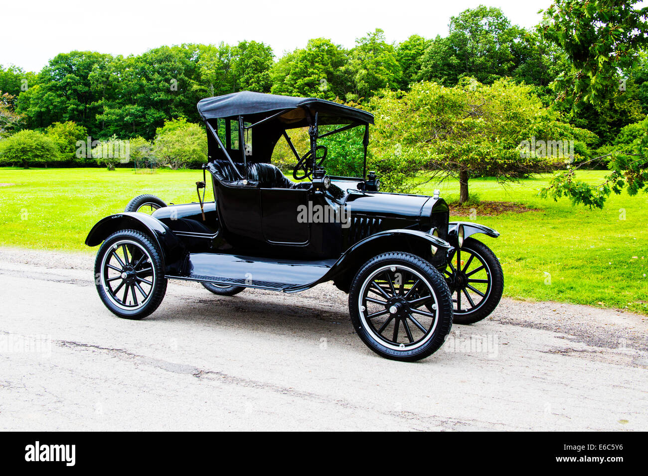 1919 Ford Model T Runabout on pavement Stock Photo - Alamy