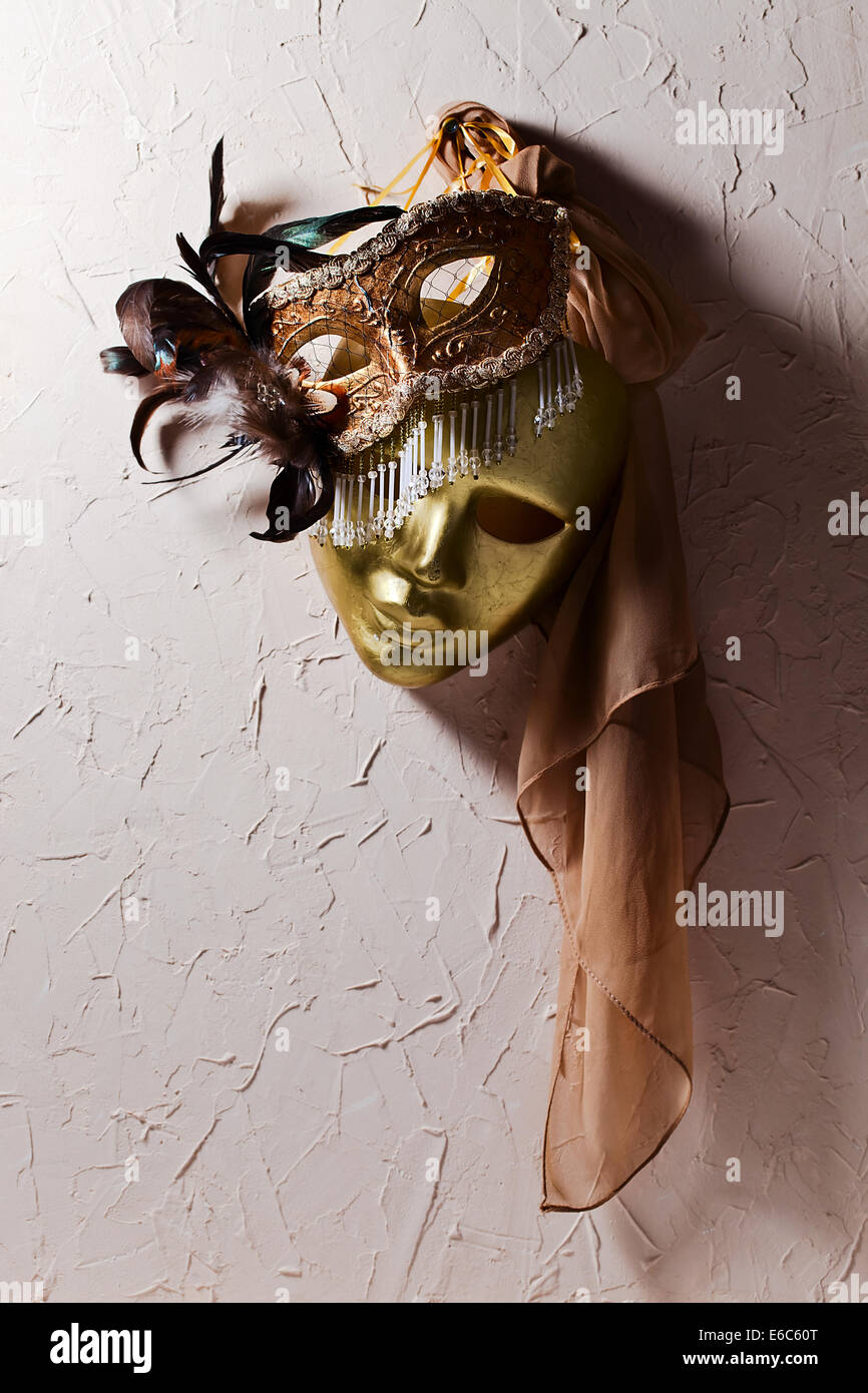 Gold plaster mask hi-res stock photography and images - Alamy