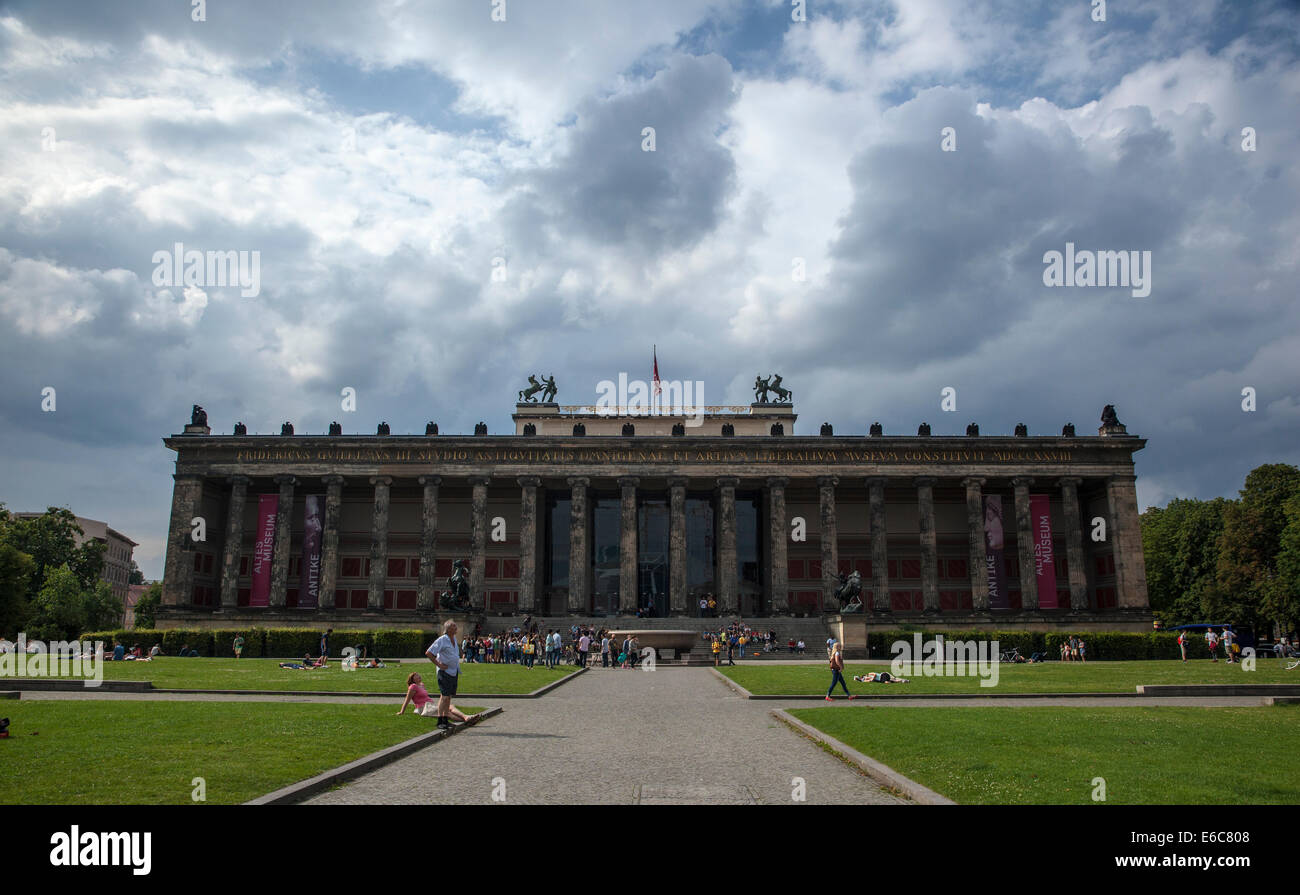 Roman artifacts hi-res stock photography and images - Alamy