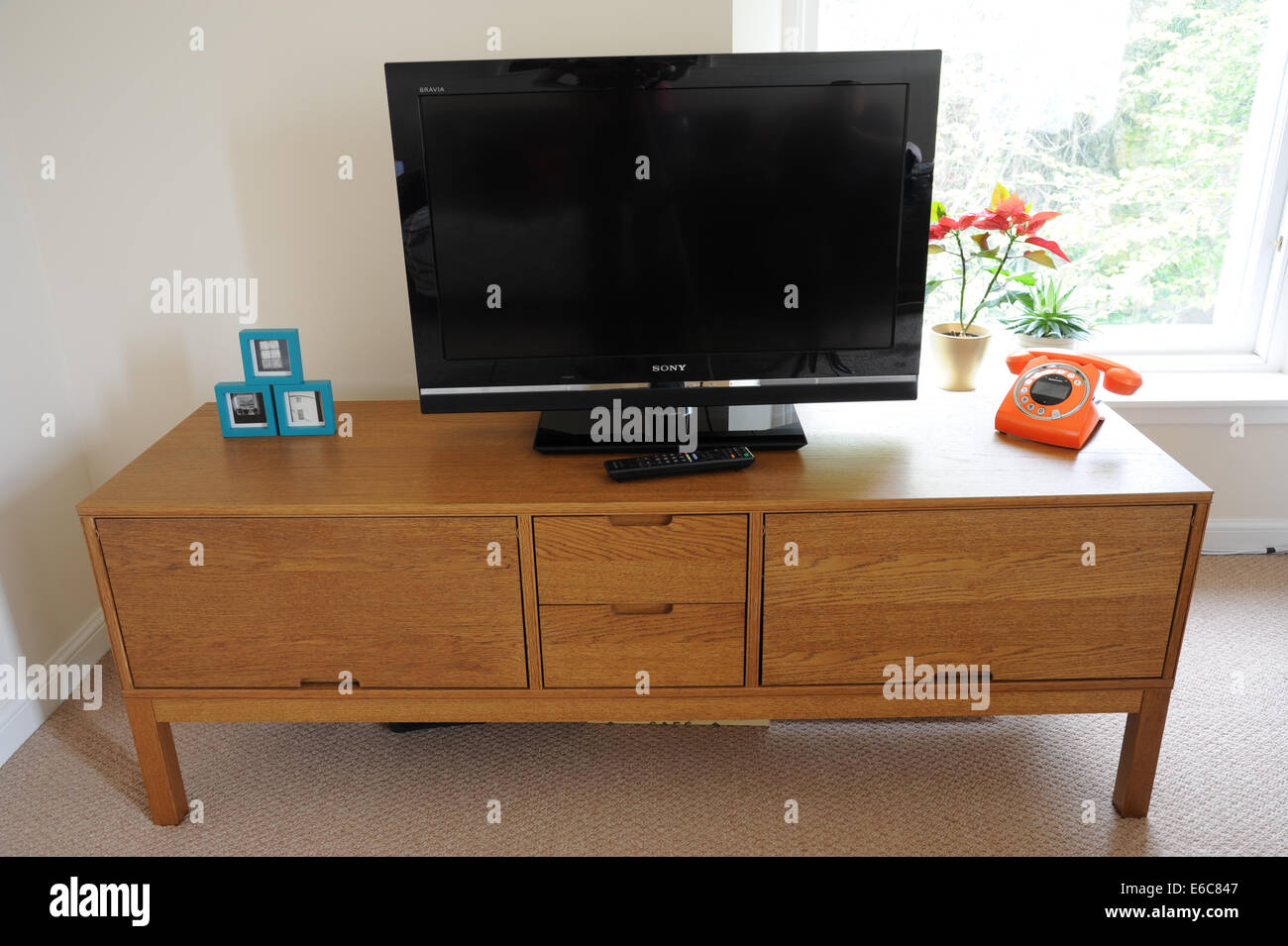 Tv unit hi-res stock photography and images - Alamy