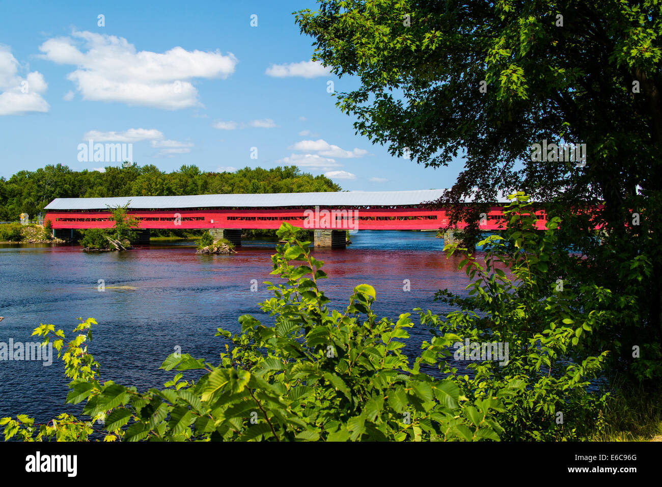 Covered bridges quebec hi-res stock photography and images - Alamy
