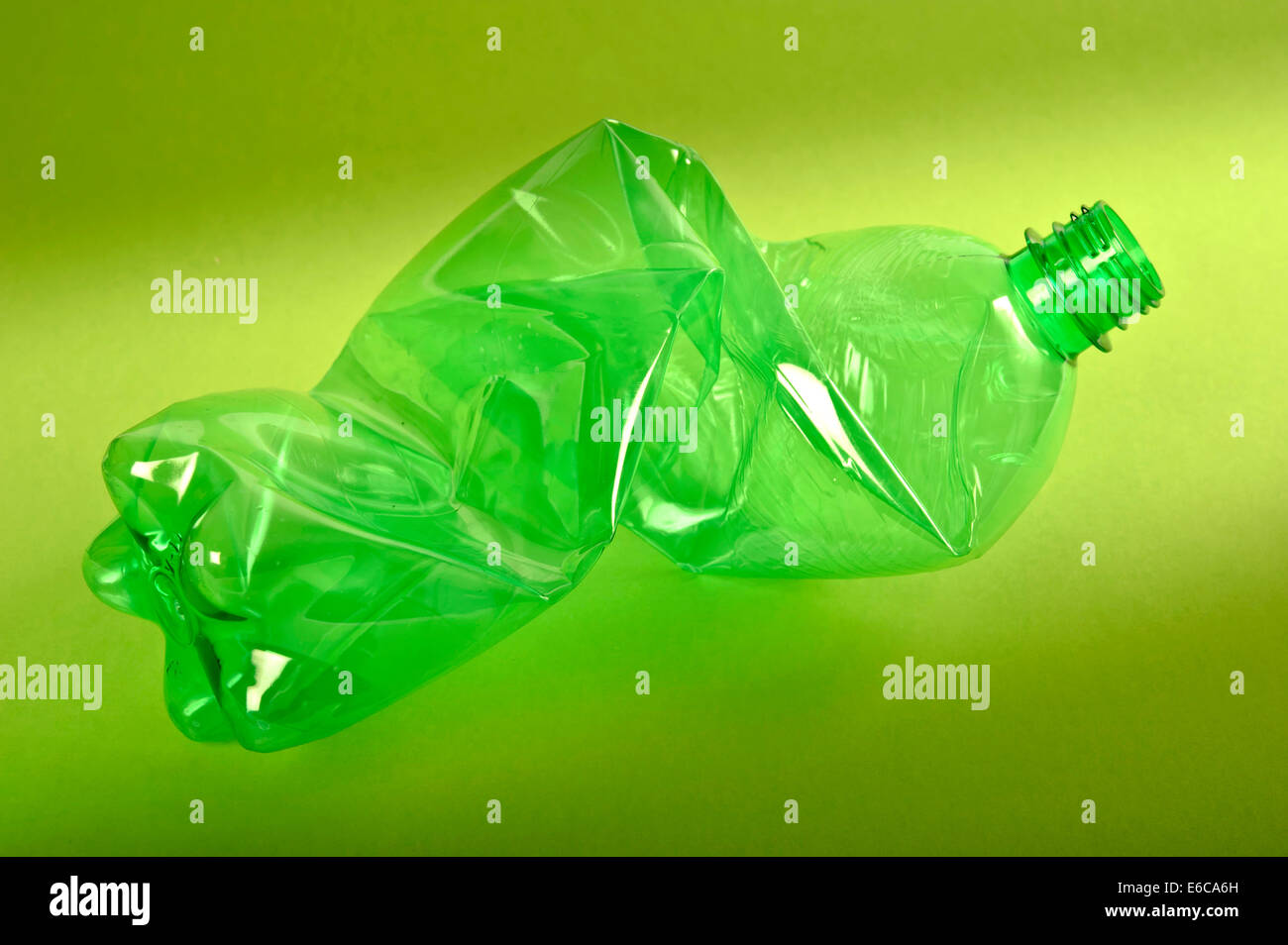 crumpled plastic bottle Stock Photo - Alamy