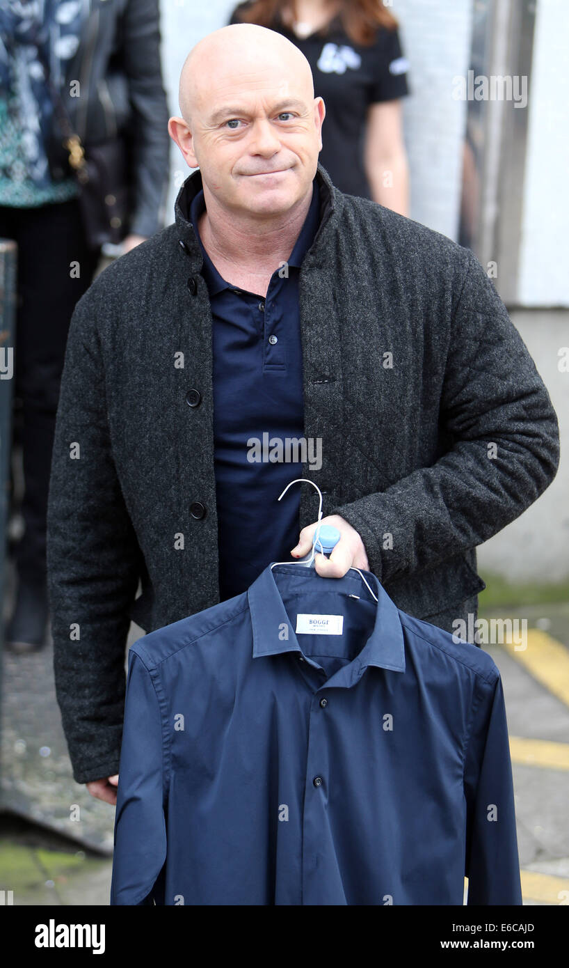 Ross kemp hi-res stock photography and images - Alamy