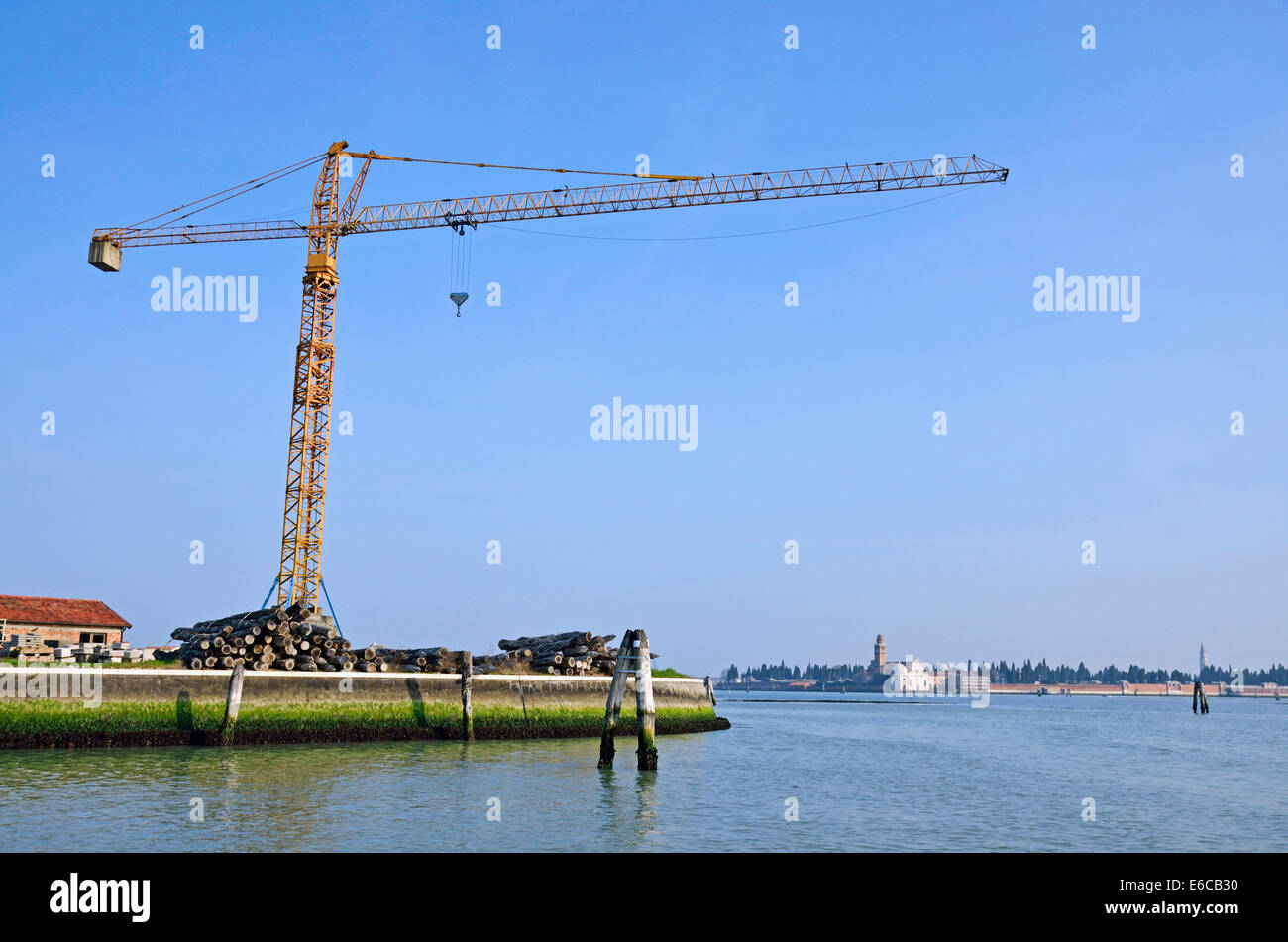 Crane water hi-res stock photography and images - Alamy