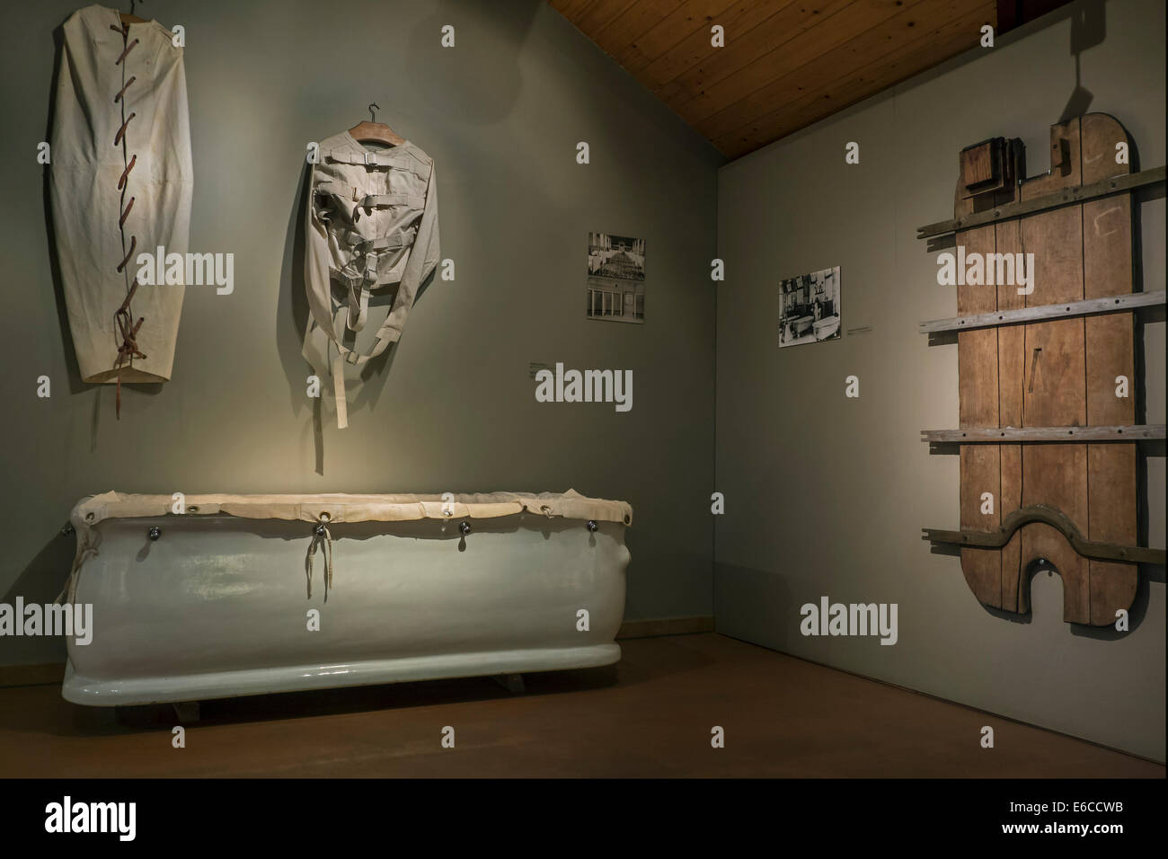 Straightjackets hi-res stock photography and images - Alamy