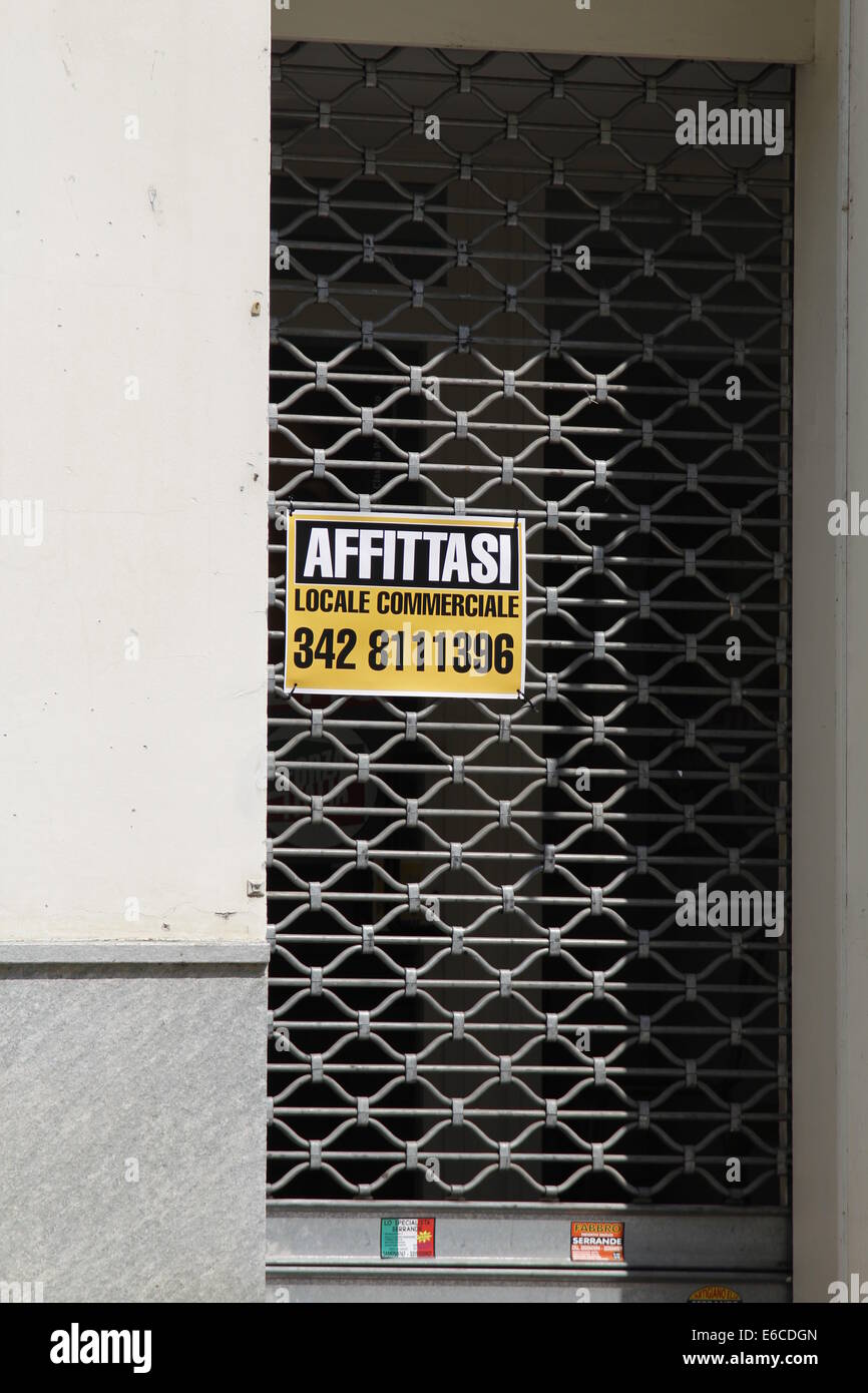 Commercial space rent hi-res stock photography and images - Alamy