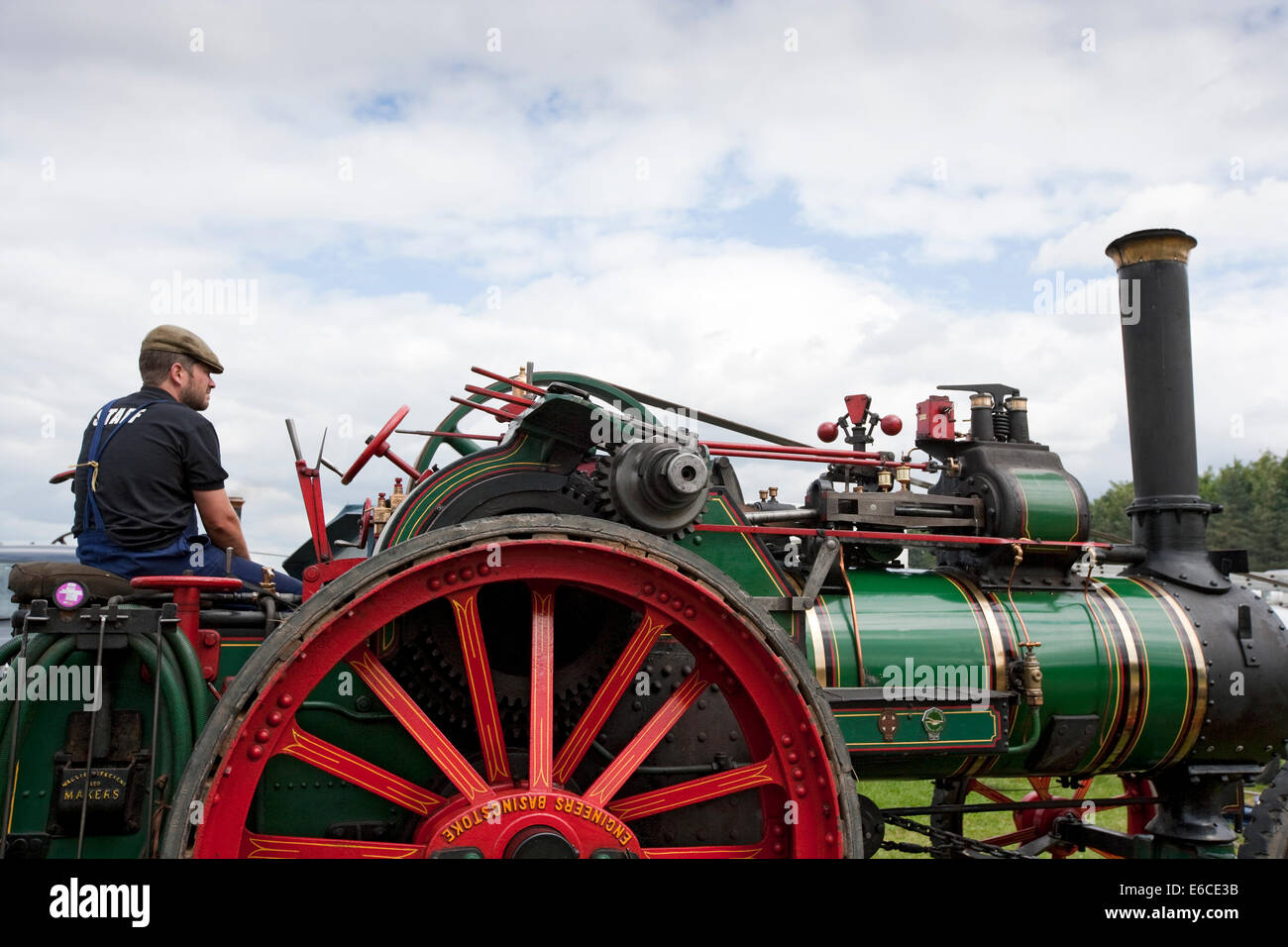 Traction engine steering hi-res stock photography and images - Alamy