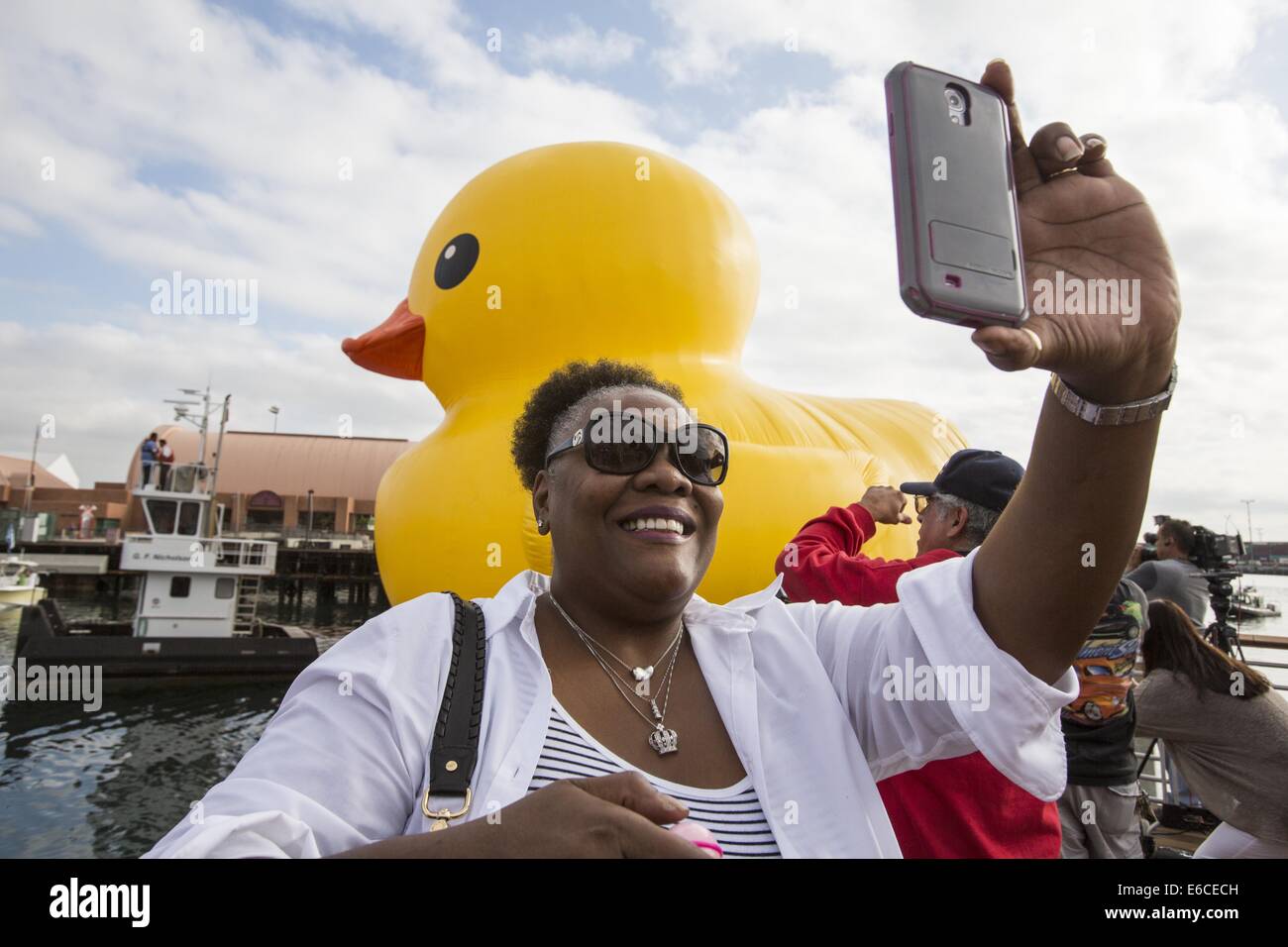 Los Angeles, California, USA. 20th Aug, 2014. A giant rubber duck, the ...