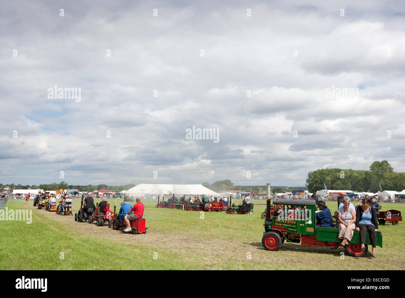 Traditional victorian steam traction engines hi-res stock photography ...