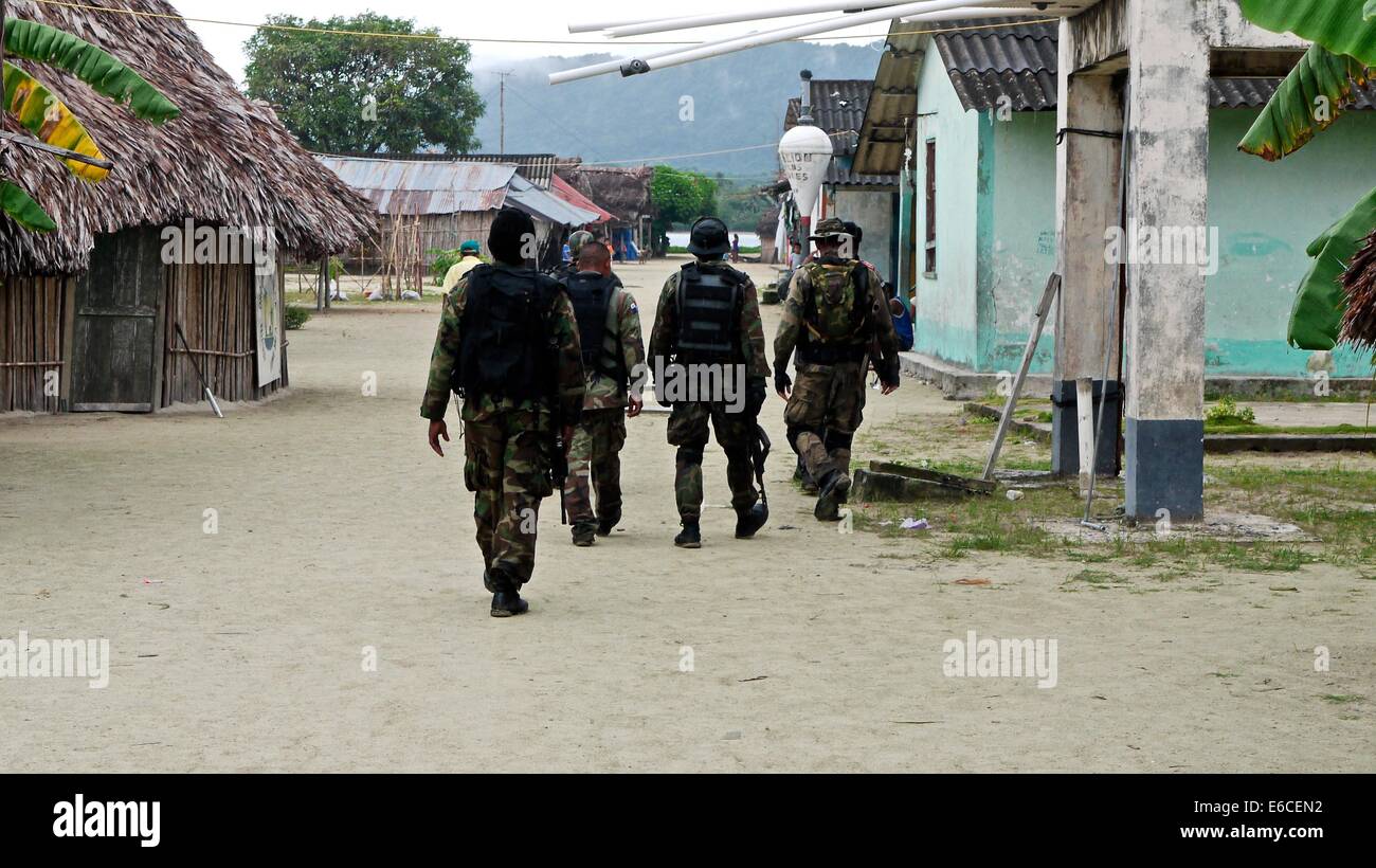 Panamanian police force inspecting Caribbean Islands border with ...