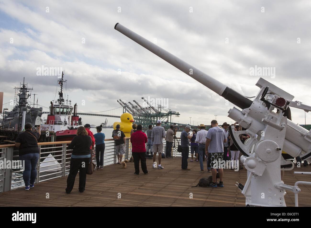 Los Angeles, California, USA. 20th Aug, 2014. A giant rubber duck, the ...