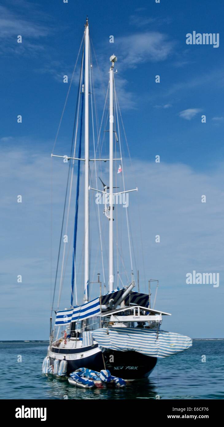 Sailing boat anchored at the Dutch Keys Stock Photo - Alamy