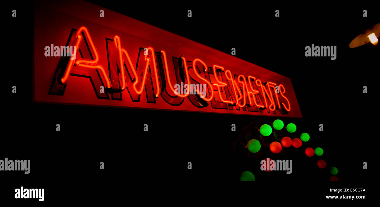 Amusement arcade neon sign hi-res stock photography and images - Alamy