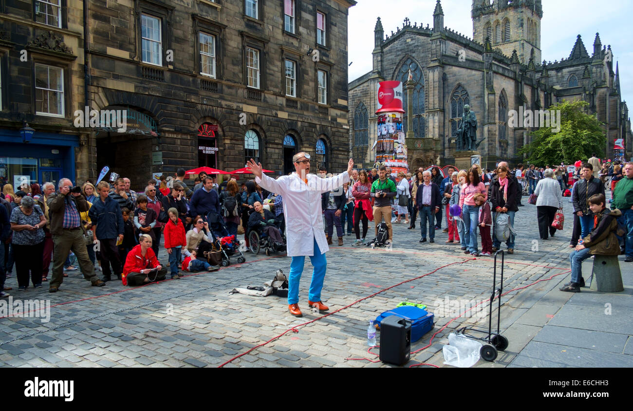 Edinburgh fringe show hi-res stock photography and images - Alamy
