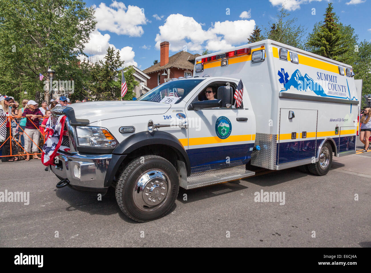 Fourth july parade ambulance hi-res stock photography and images - Alamy