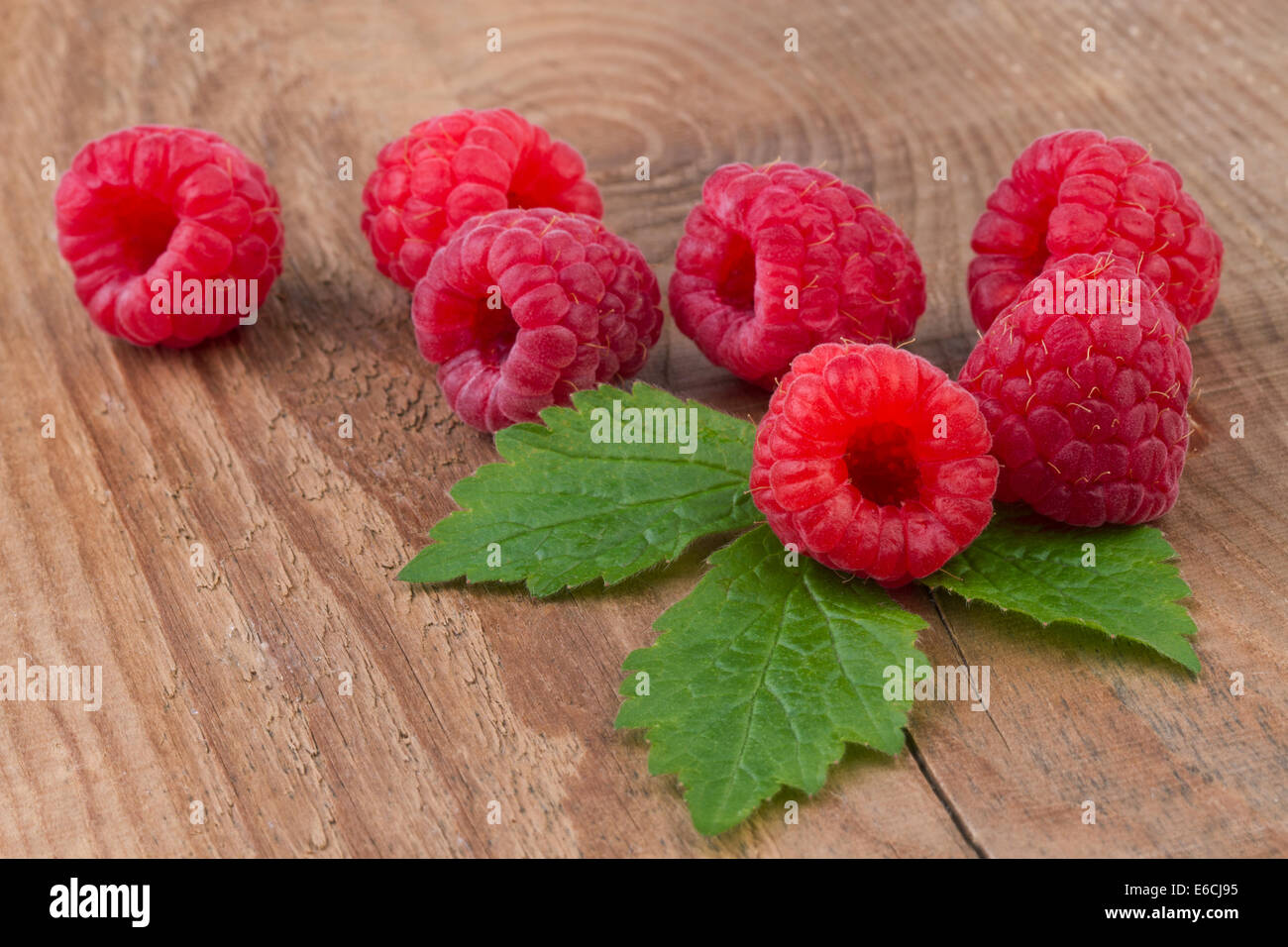 Ripe juicy raspberry close hi-res stock photography and images - Alamy
