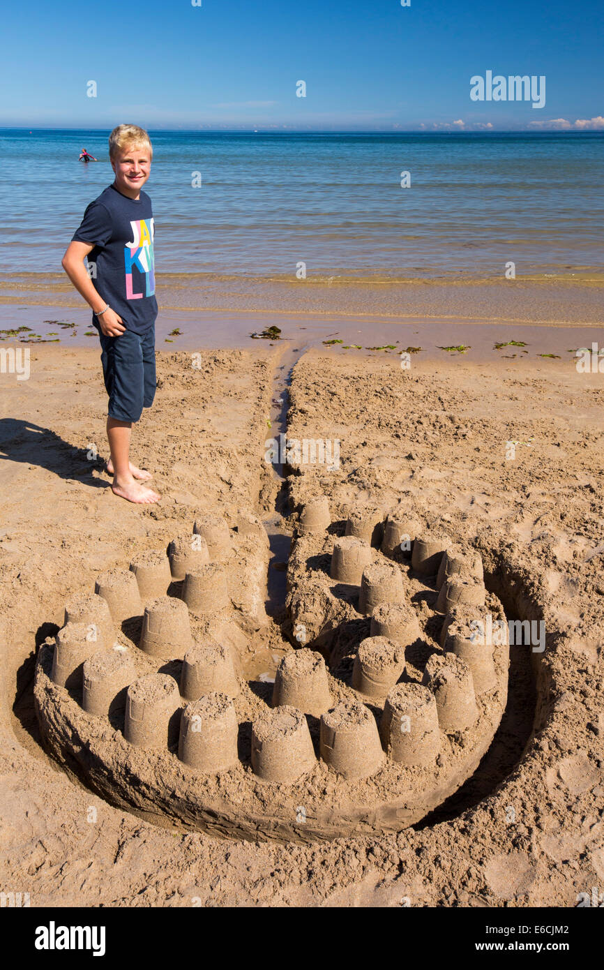Sand castle on beach with moat hi-res stock photography and images - Alamy