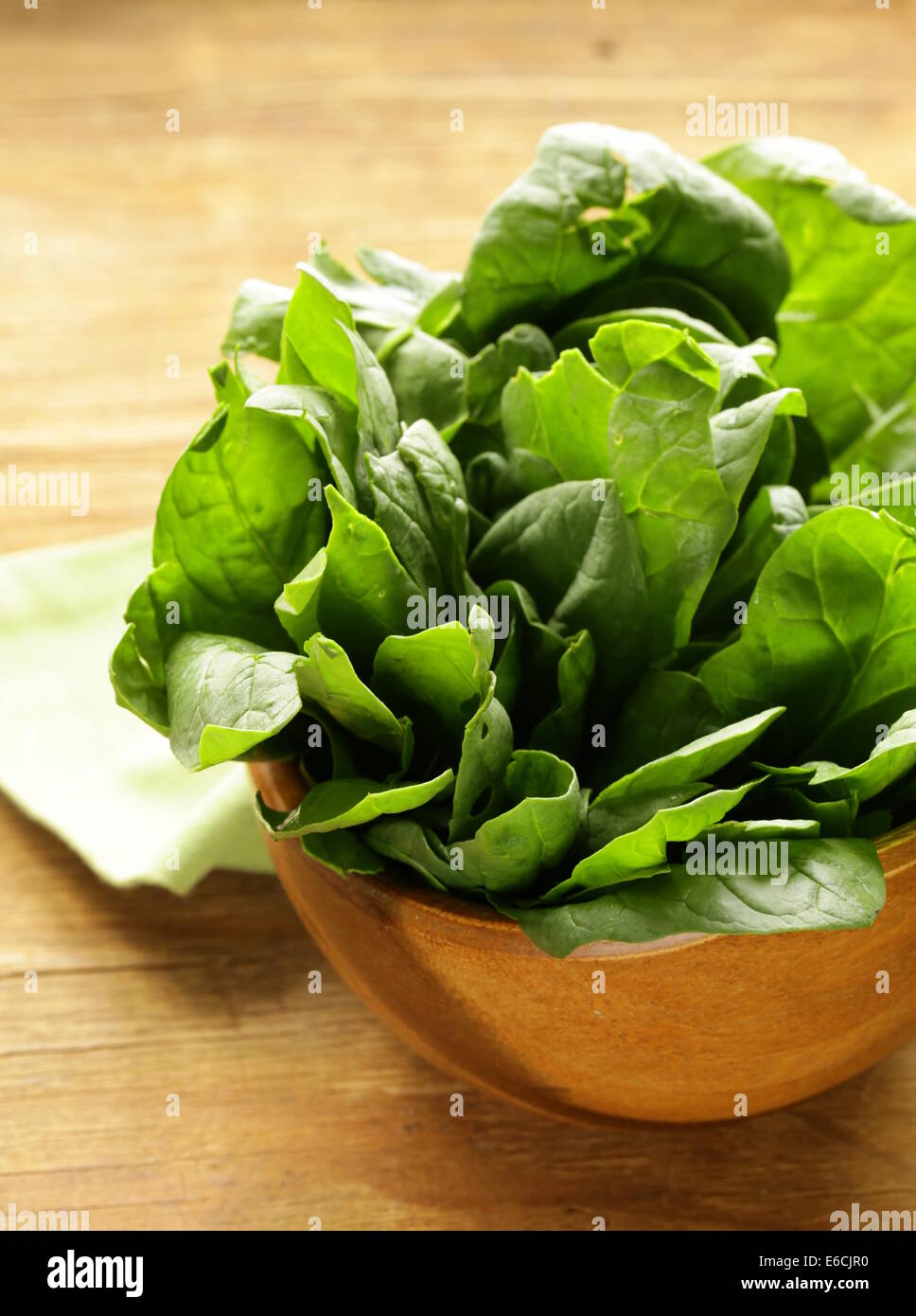 Fresh green spinach hi-res stock photography and images - Alamy