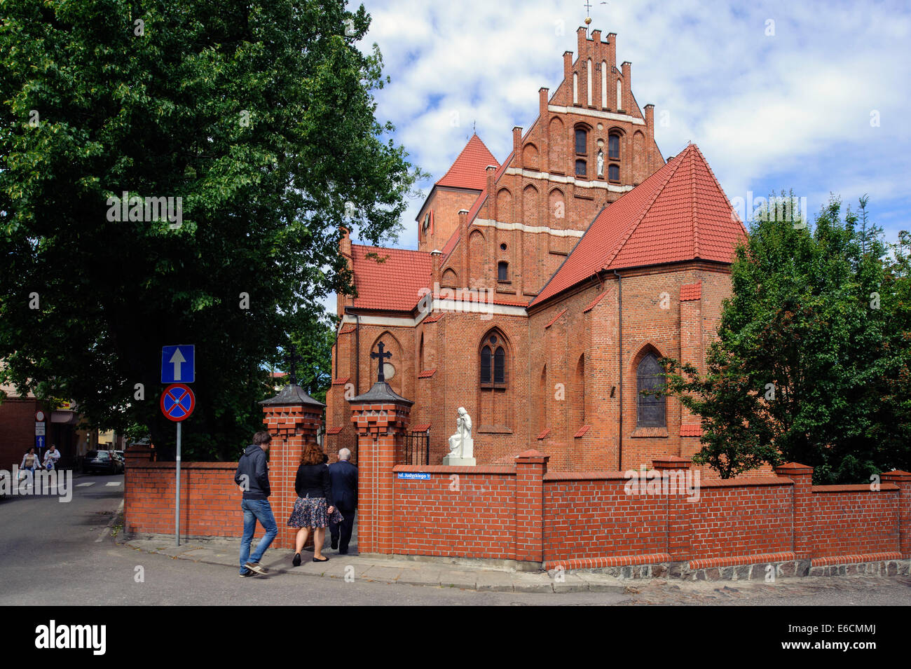 Poland brick gothic architecture hi-res stock photography and images ...