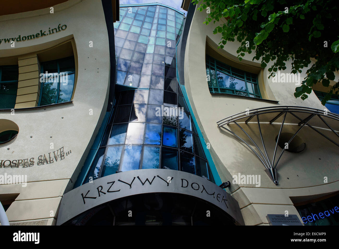 Crooked House (krzywy Domek) High Resolution Stock Photography and Images - Alamy