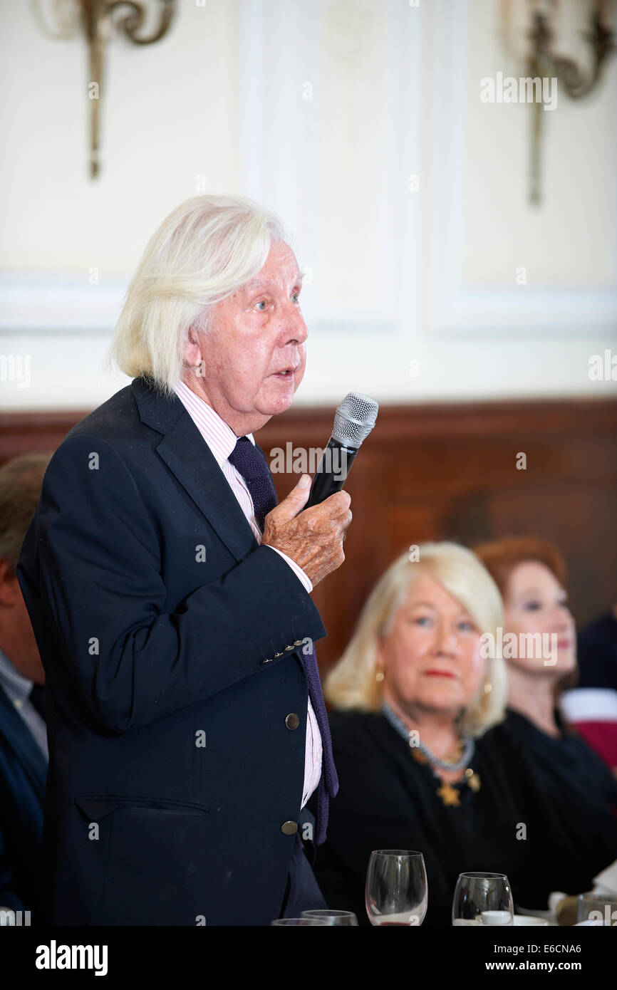 Ronald blythe akenfield hi-res stock photography and images - Alamy